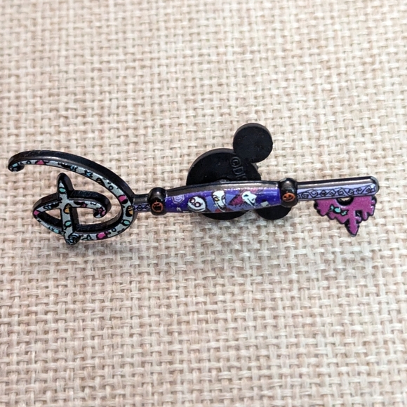 Disney | Other | Disney Nbc Key Pin Lock Shock And Barrel The Nightmare ...